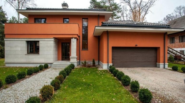 10 Fachadas de casas de color teja